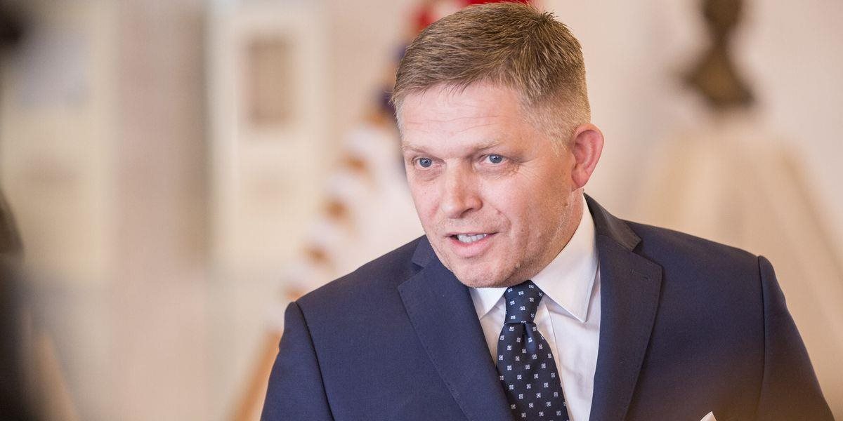 Robert Fico chce zabezpečiť aby ľudia mohli poukázať dve percentá z ...