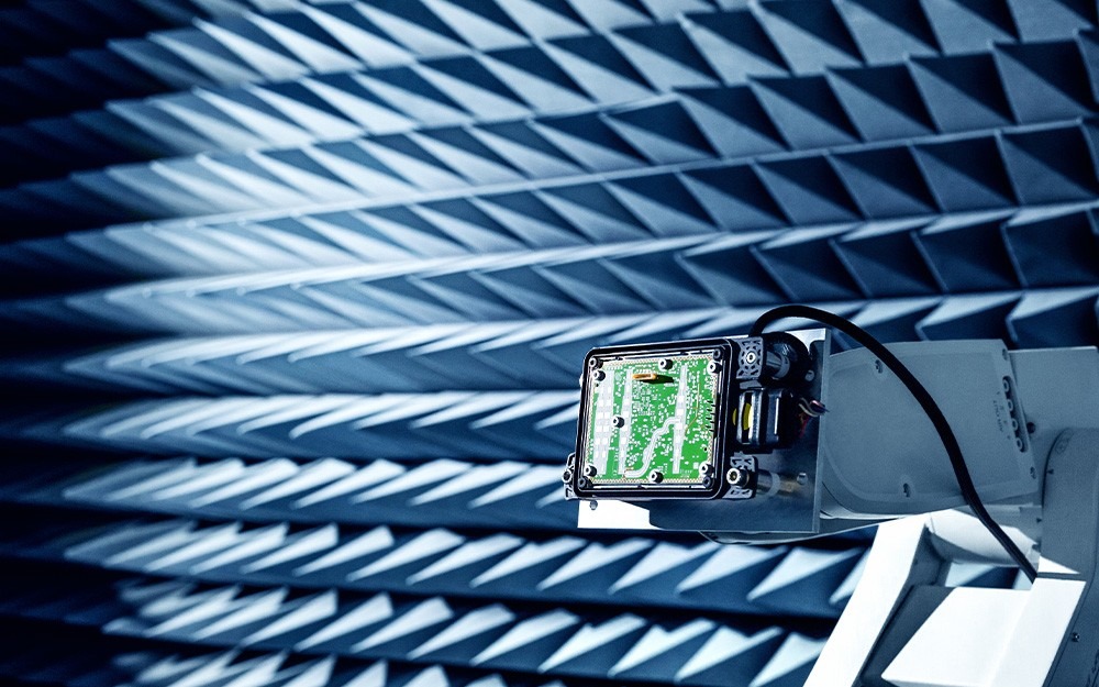 Automobilový gigant HELLA škrtá pracovné miesta: Slovenské fabriky