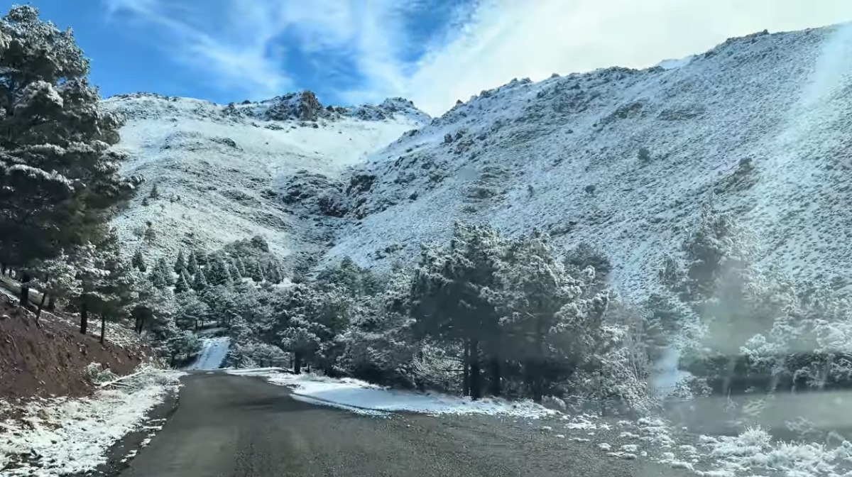 Sahara v šoku! Horúca púšť sa prebudila pod snehom: Maroko zažíva