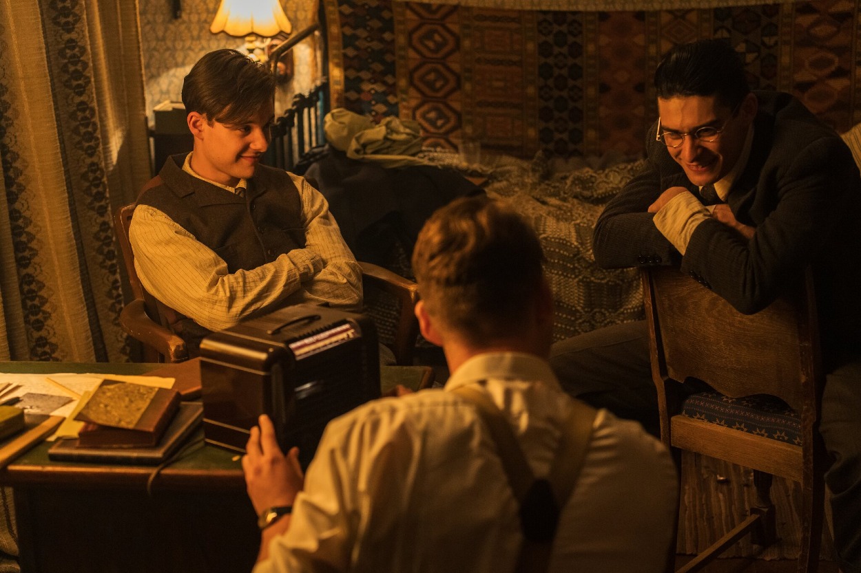 Pravda, ktorá zabíjala: Trailer k filmu Pravda a zrada odhaľuje