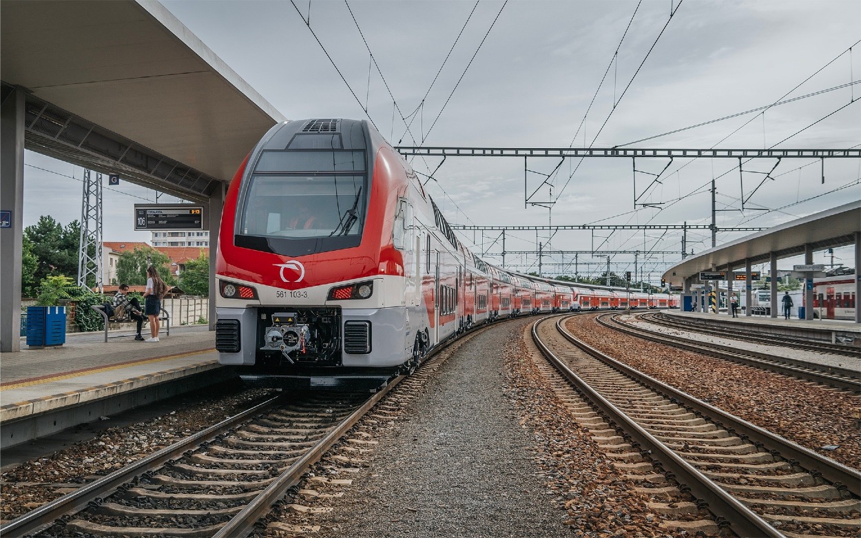 ZSSK prepína na nový režim: Virtuálne preukazy menia cestovanie!