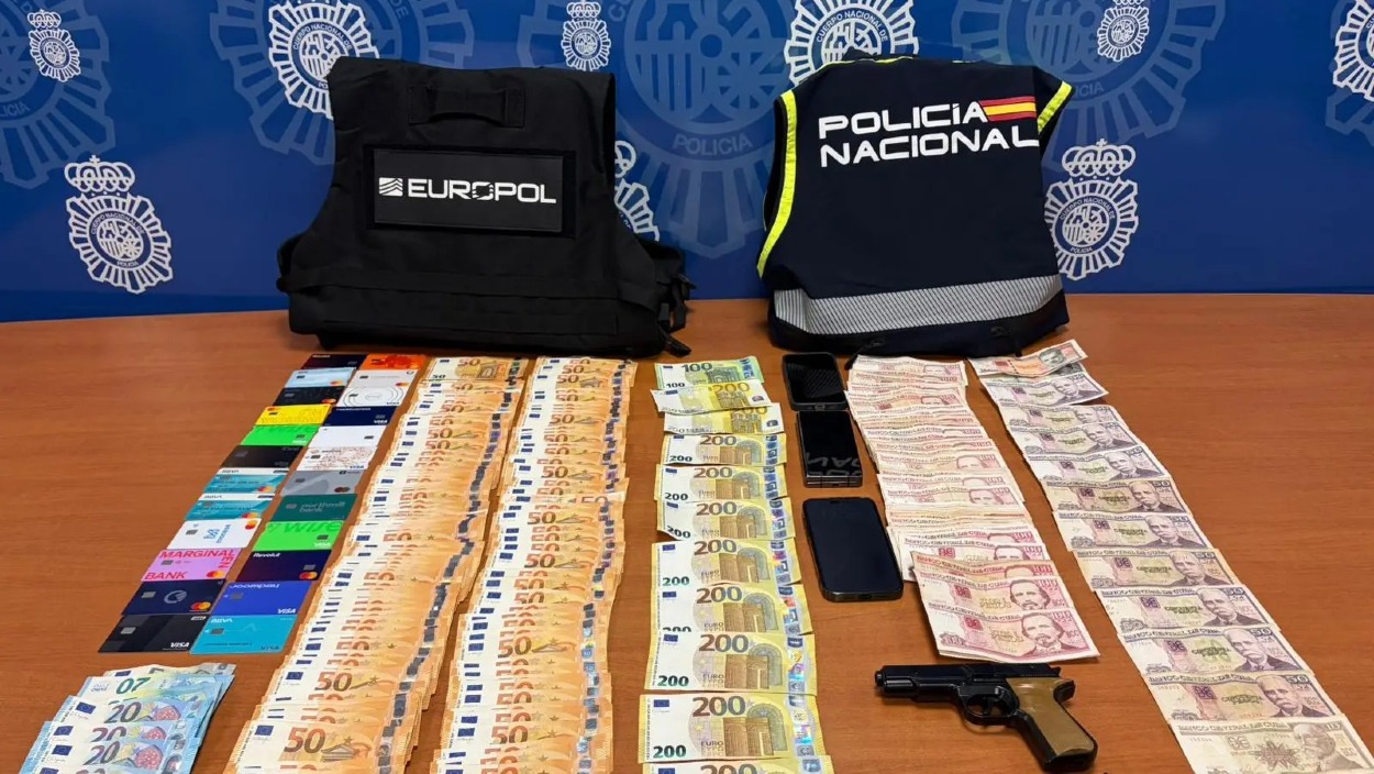 Europol: Polícia rozbila sieť - pašovala Kubáncov do Španielska za