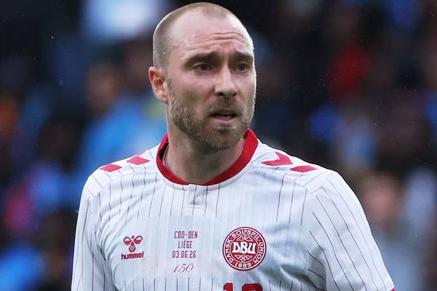 Šok na ihrisku: Christian Eriksen opäť skolaboval! Dramatické VIDEO