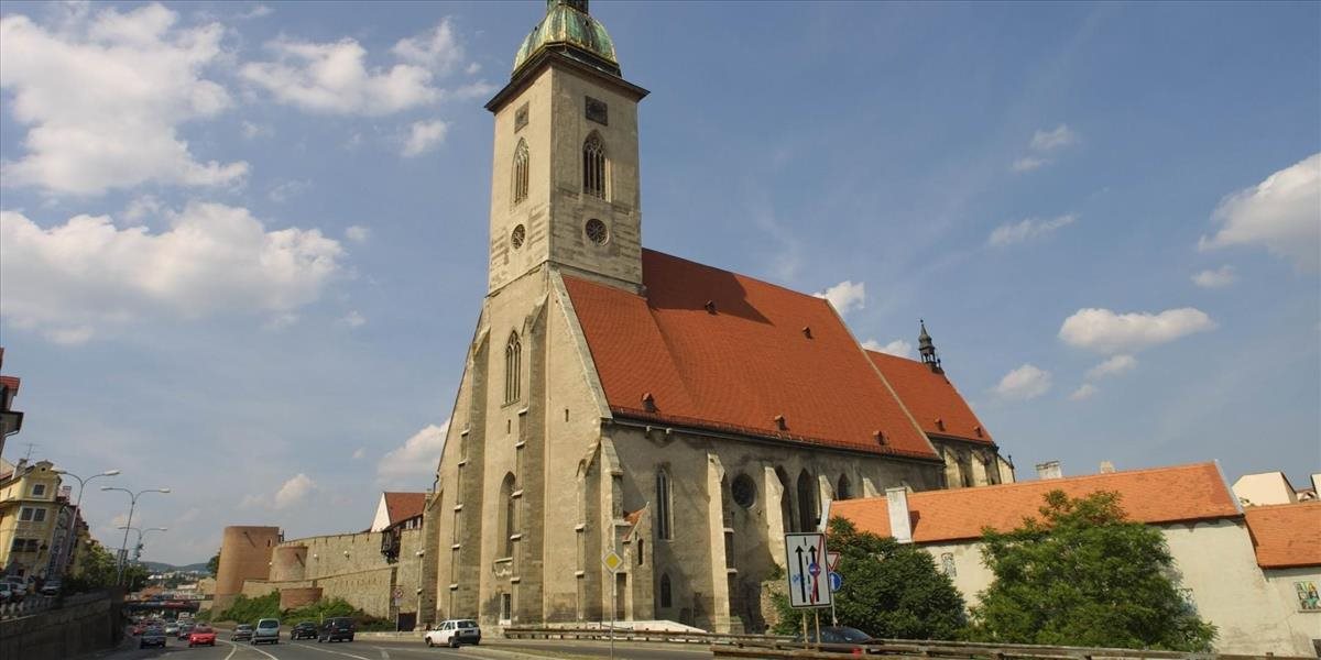 Dóm sv. Martina v Bratislave sa zahalí do tmy