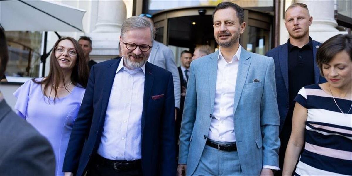Rande vo štvorici premiér Eduard Heger tak, ako ho nepoznáte! Rande vo štvorici premiér Eduard Heger tak, ako ho nepoznáte!