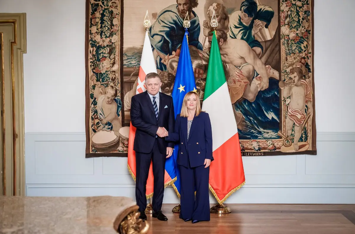 Stretnutie Meloniová Fico Macron: Nájde sa riešenie vojny na